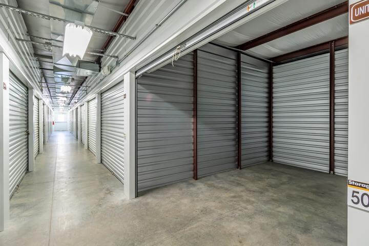 Hickman Rd Self Storage Units in Urbandale, IA | StorageMart