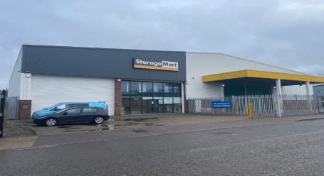 Storage Units in Dunstable, UK, on Blackburn Rd | StorageMart