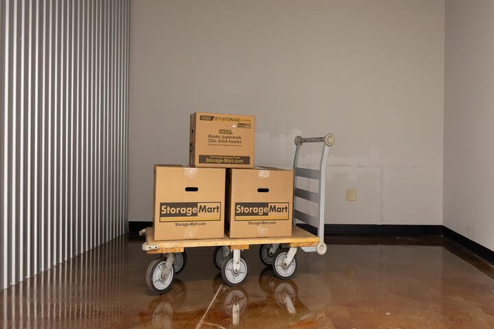 Storage Lockers for Rent in New Berlin | StorageMart